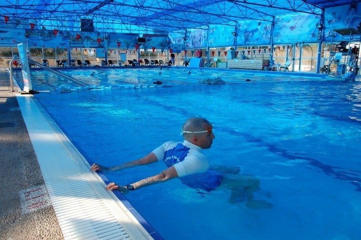 10 stretching exercises for swimmers during and after swimming - WEST ...